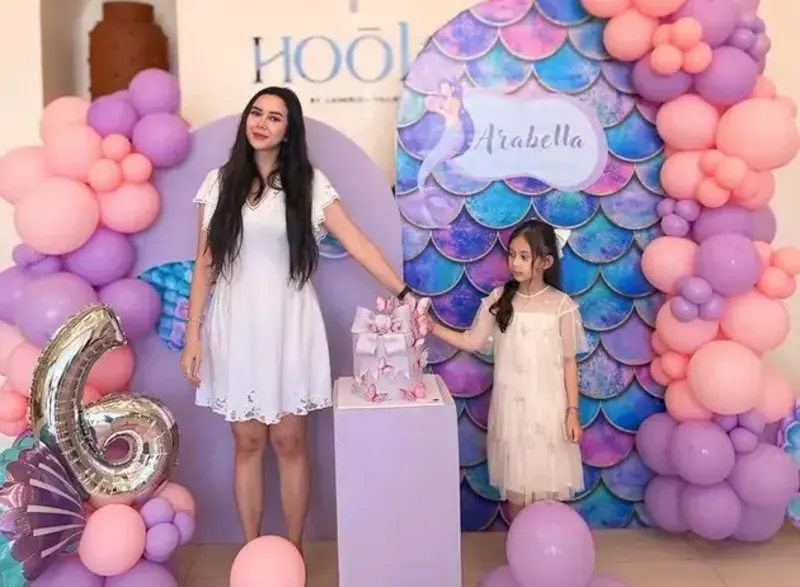 Aura Kasih Resmi Menjadi Wali Arabella Setelah Putusan Sidang Perwalian - Progres.id